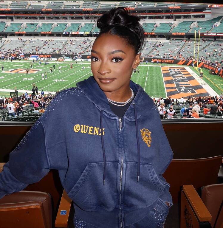 Simone Biles Shows Off Her Curves From the Sidelines in a Custom Game ...