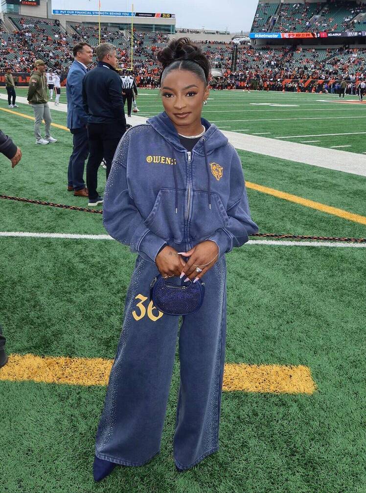 Simone Biles Shows Off Her Curves From the Sidelines in a Custom Game ...