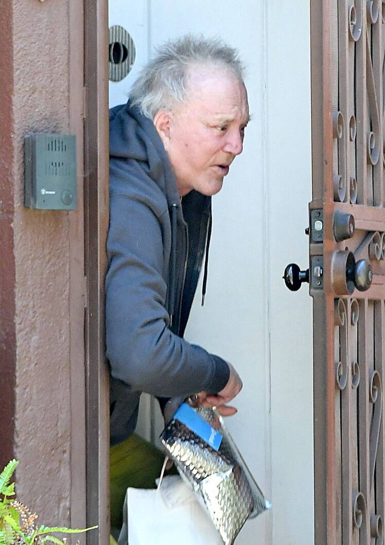 Mickey Rourke Looks Nearly Unrecognizable In Shocking New Photos Taken ...